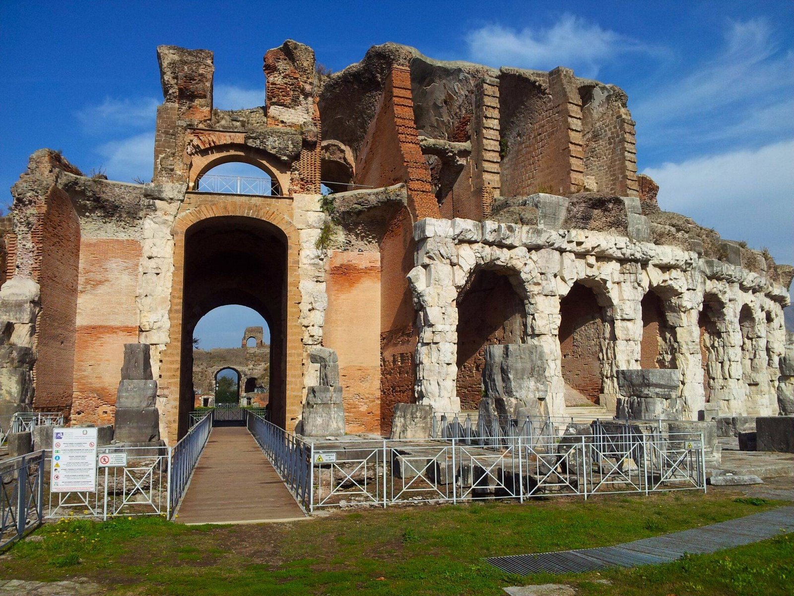 Anfiteatro Campano di Santa Maria Capua Vetere | Limitless